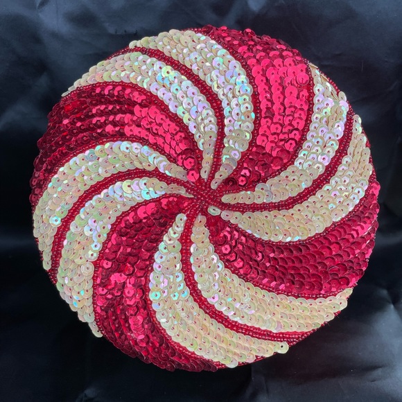 Holiday | Vtg Red White Sequin Swirl Box | Poshmark